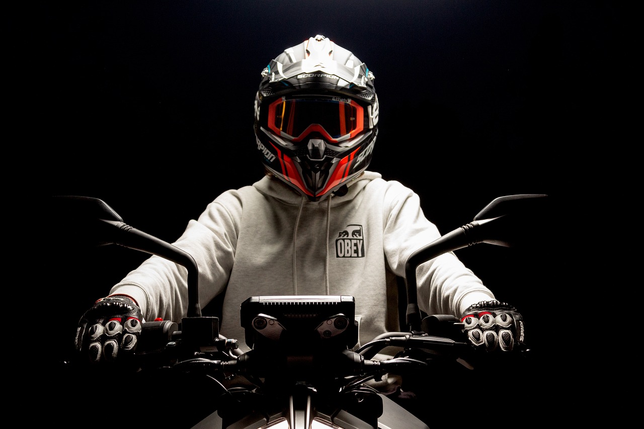 Les avantages de choisir le casque HJC vitre teintée pour votre moto